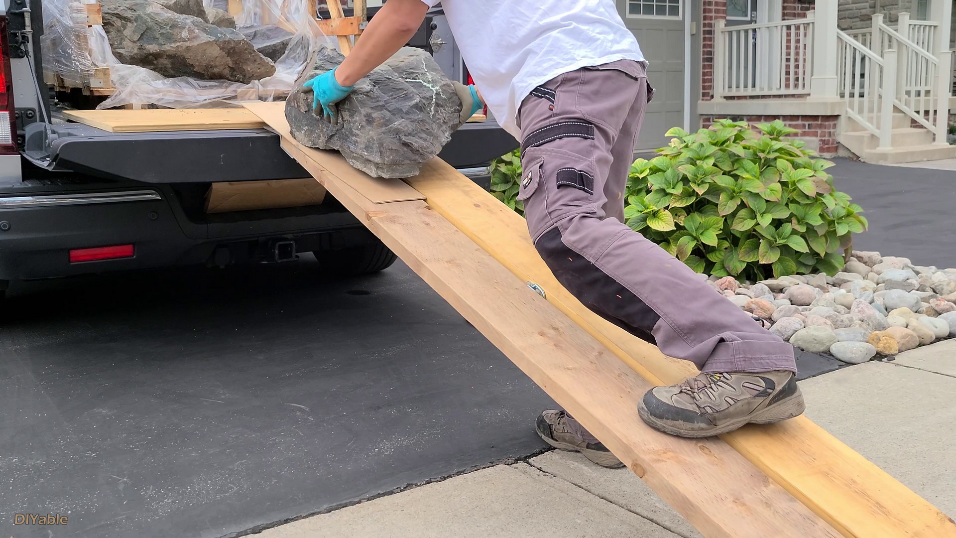 How to buy big rocks and boulders without paying delivery? – DIYable.com