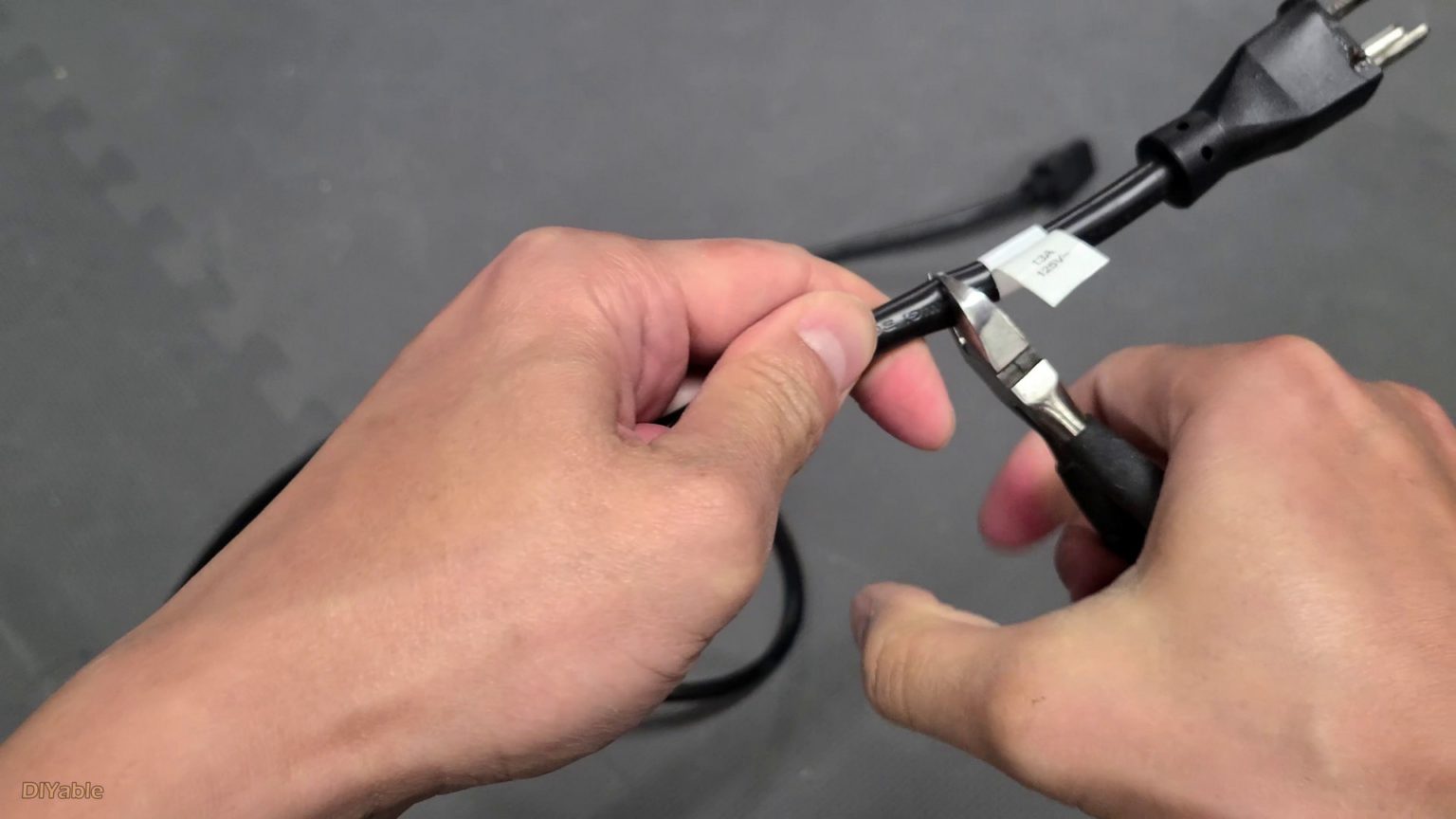 How to repair damaged extension cords like a Pro? - DIYable.com